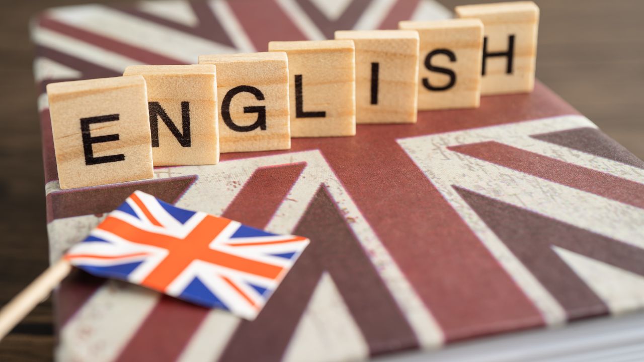 #1 Best English Speaking Course In Delhi - Linguagalaxy